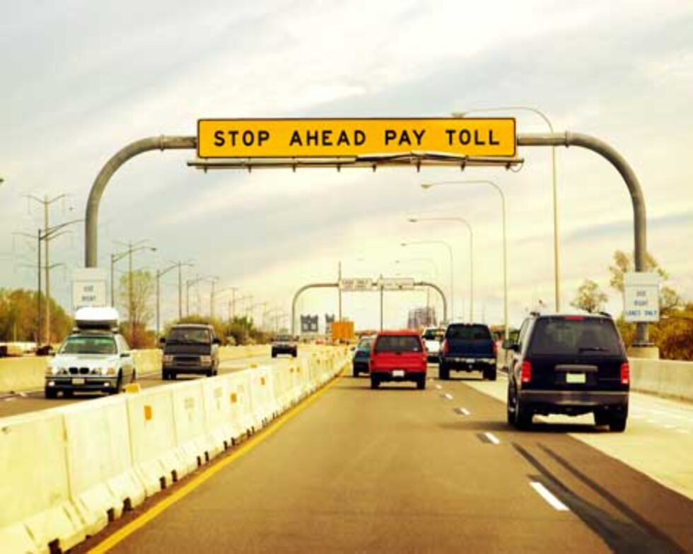 What are the standards for toll signage on highways? - Hello Auditor